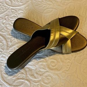 Daniel Green | Shoes | Daniel Green Slippers Bronze And Gold Size 9n ...